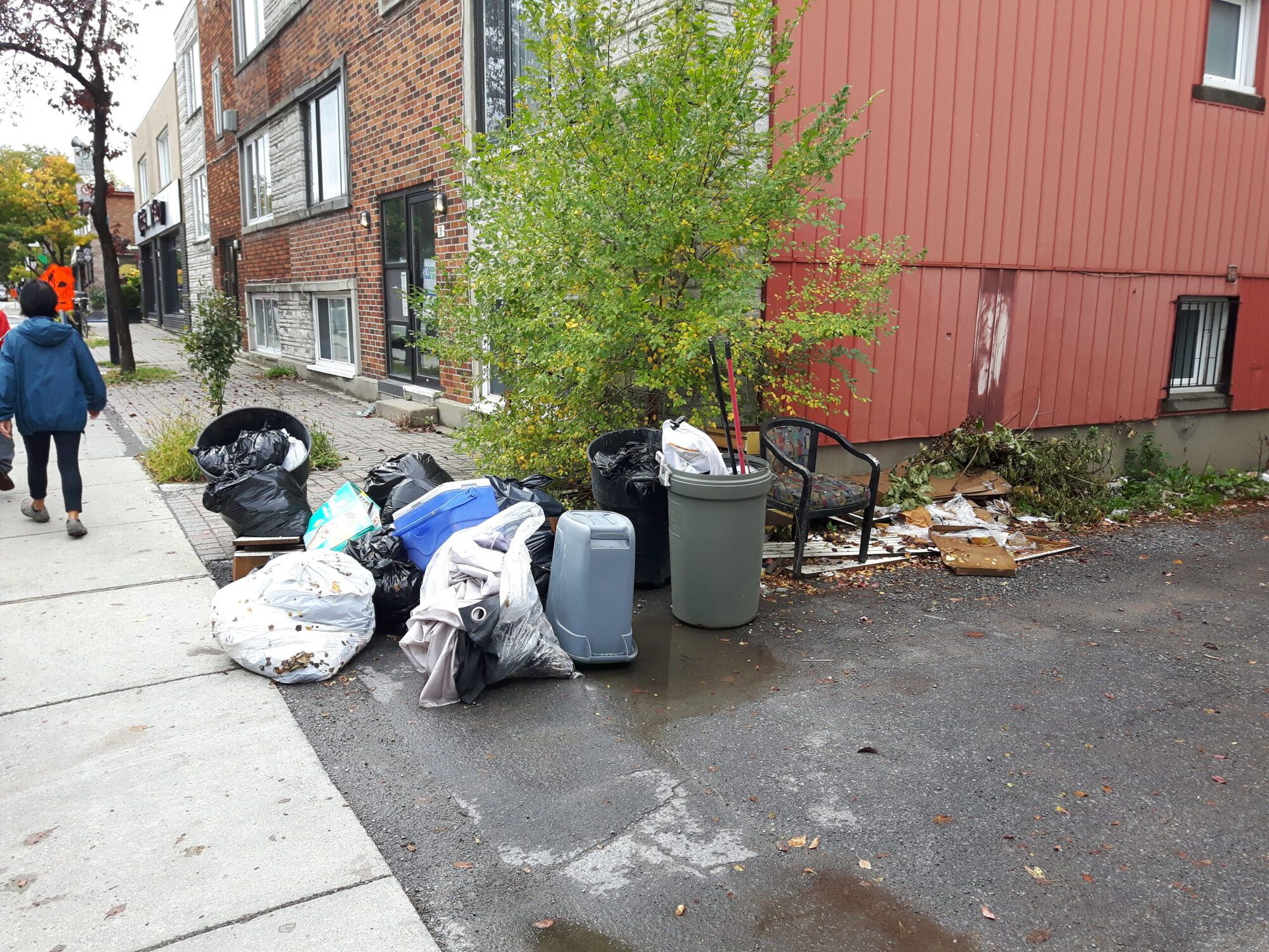 Un dépotoir sauvage sur Fleury Ouest - Journaldesvoisins.com