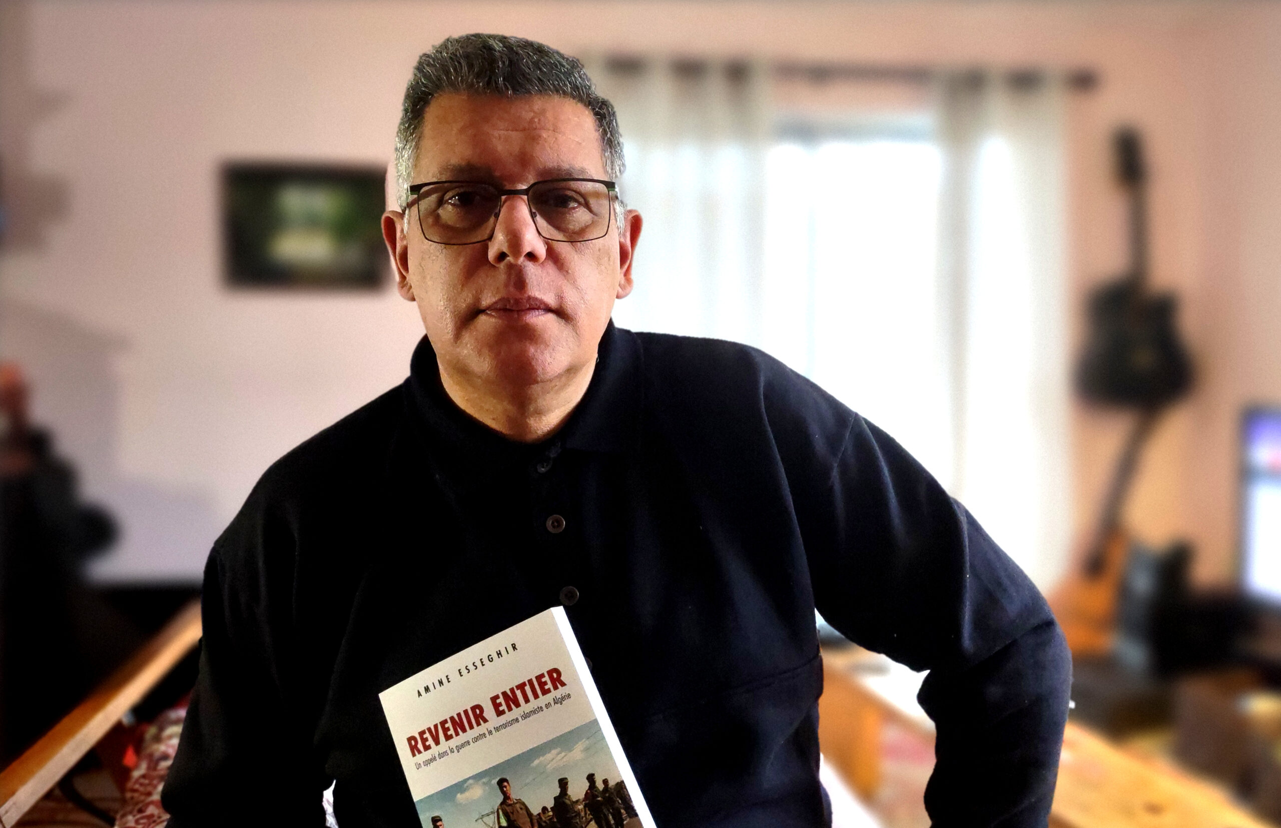 Guerre civile en Algérie: Amine Esseghir porte la voix des muselés dans ...