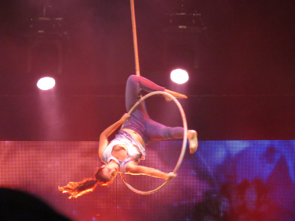 La Grande Tournée et le cirque Éloize au parc Ahuntsic ...