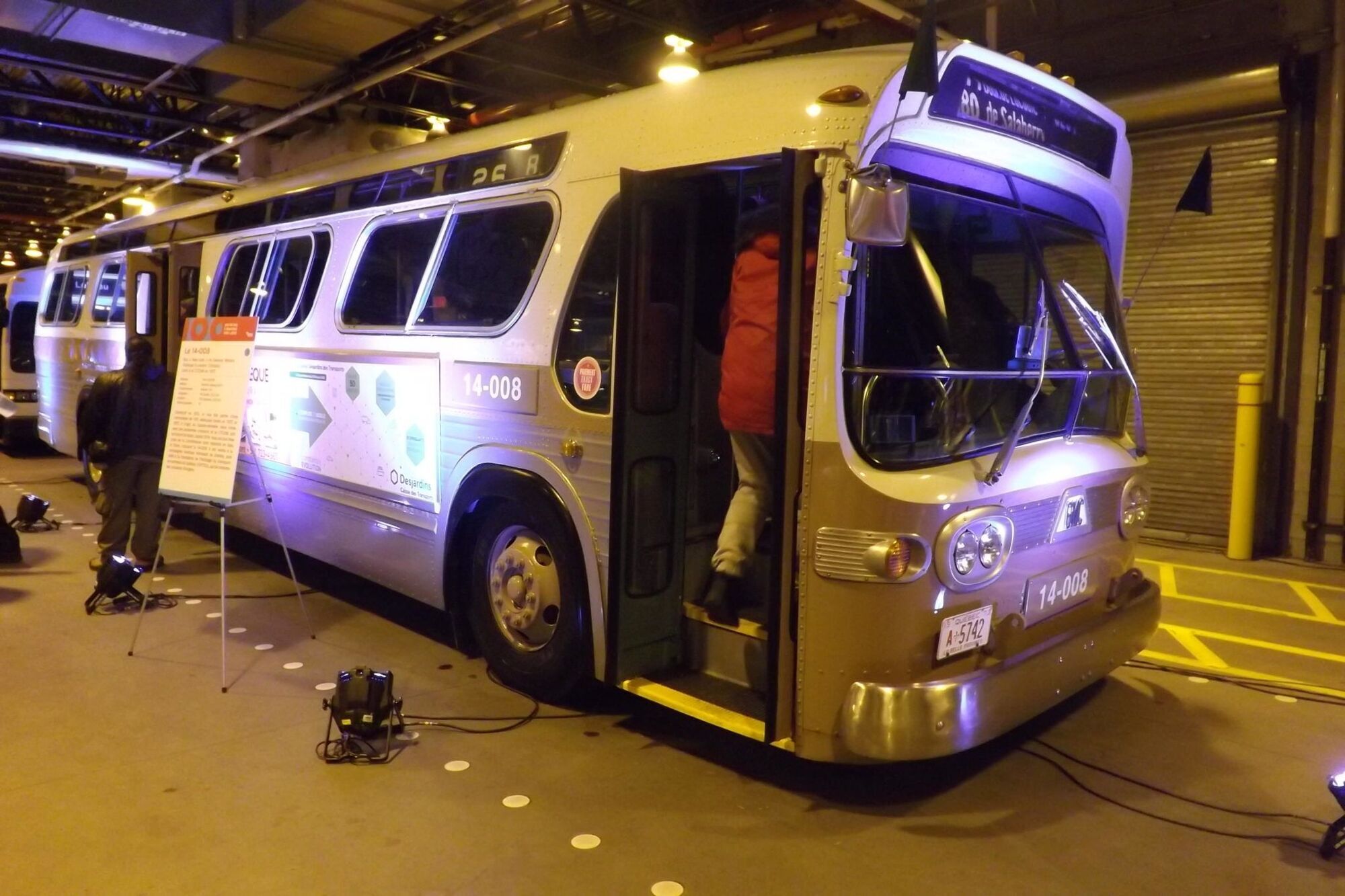 Le service d'autobus de Montréal fête ses 100 ans ! - Journaldesvoisins.com